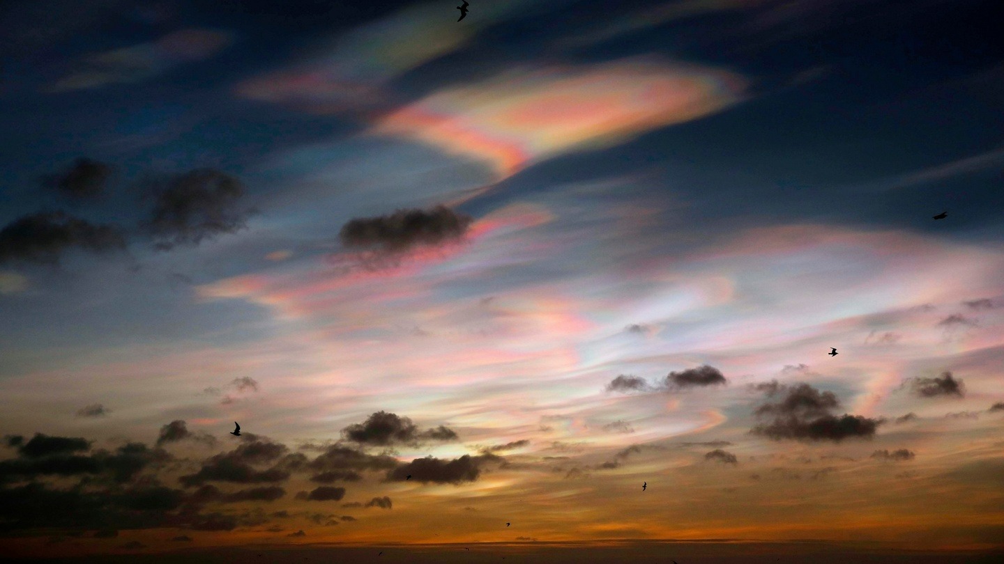 Ireland’s Mesmerizing Rainbow Ice Crystal Clouds
