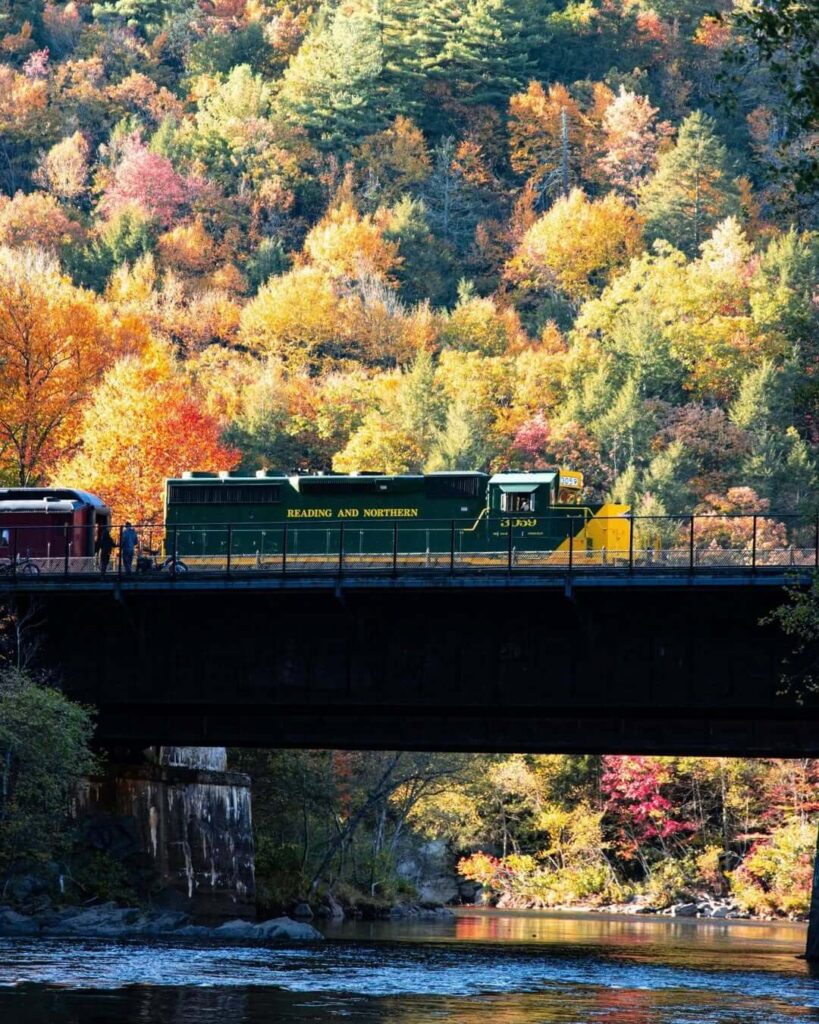 10 Charming Towns for the Best Poconos Fall Foliage Views