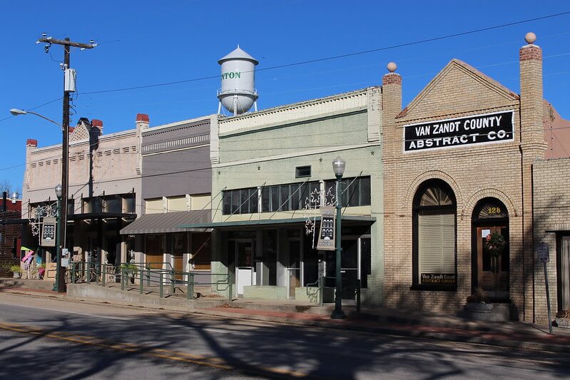15 Hidden Small Towns in East Texas You’ll Adore