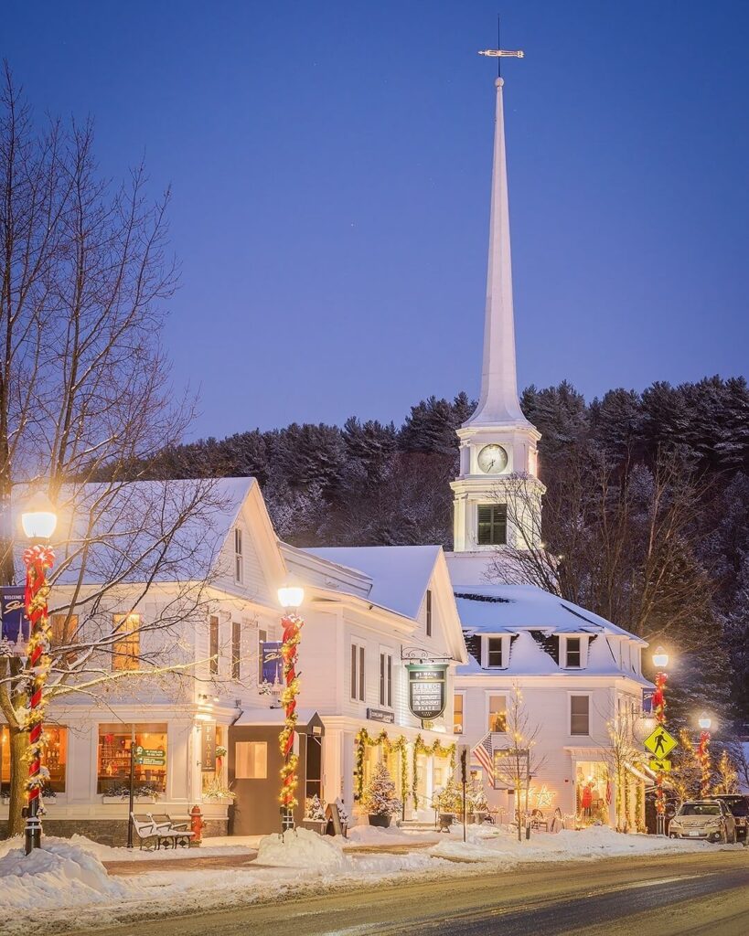 15 Magical Small Towns to Celebrate Christmas This Year