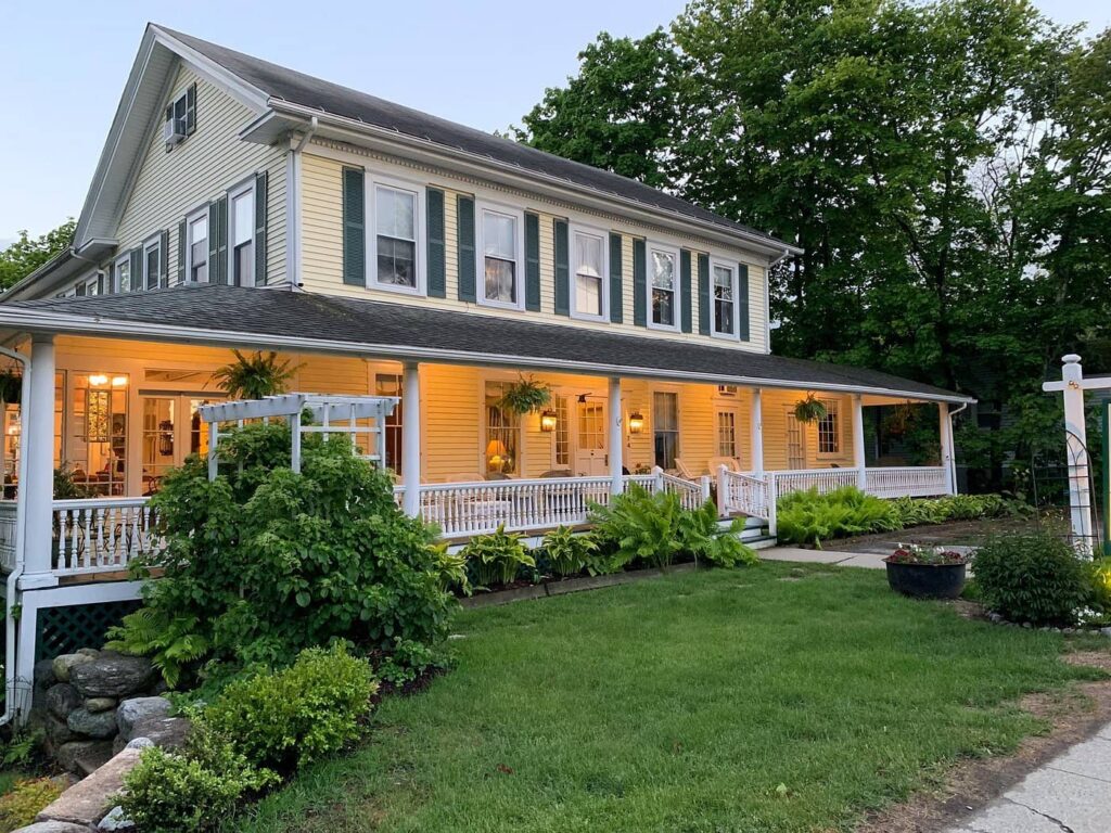 12 Cozy Retreats: Best Places to Stay in Bar Harbor, Maine