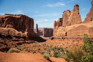 Unforgettable Denver to Moab Road Trip with 16+ Jaw-Dropping Scenic Stops!