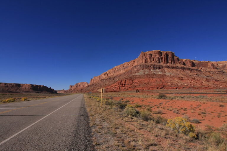 Unforgettable Denver to Moab Road Trip with 16+ Jaw-Dropping Scenic Stops!