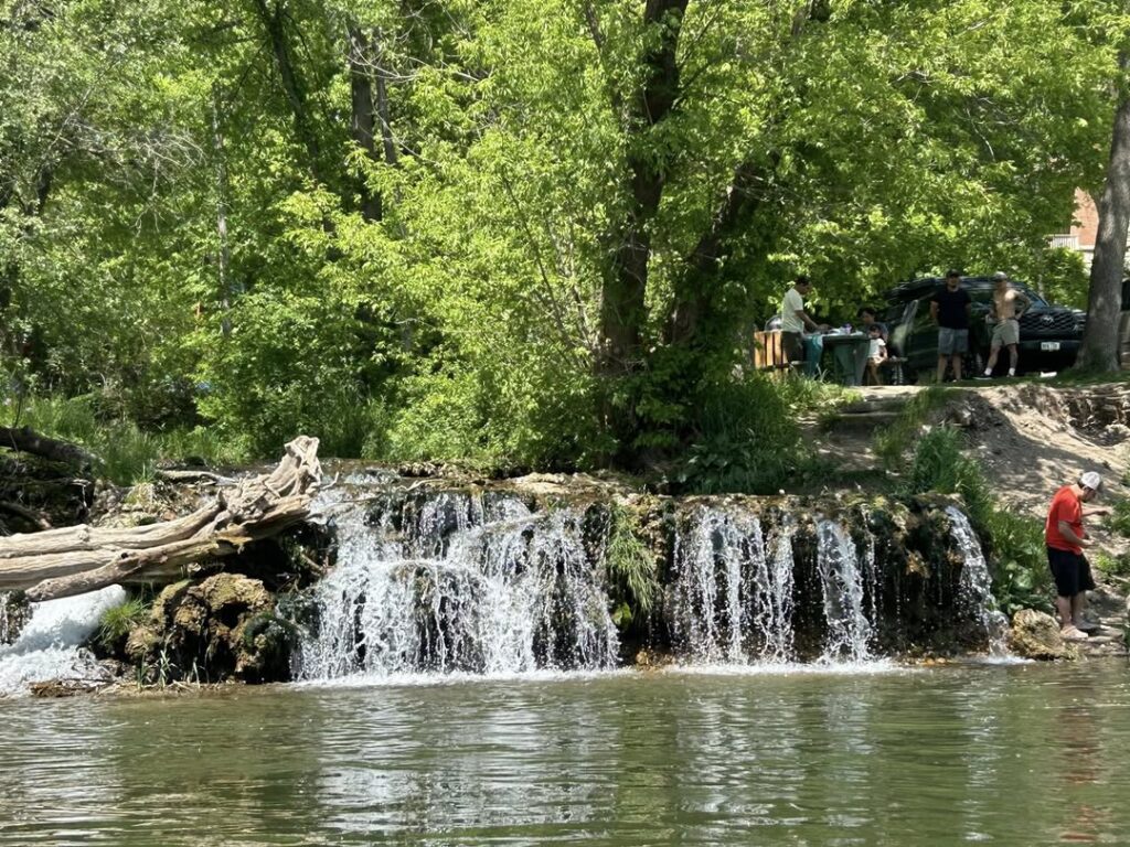 Take This Iowa Road Trip Map That Guides You to Stunning Caves and ...